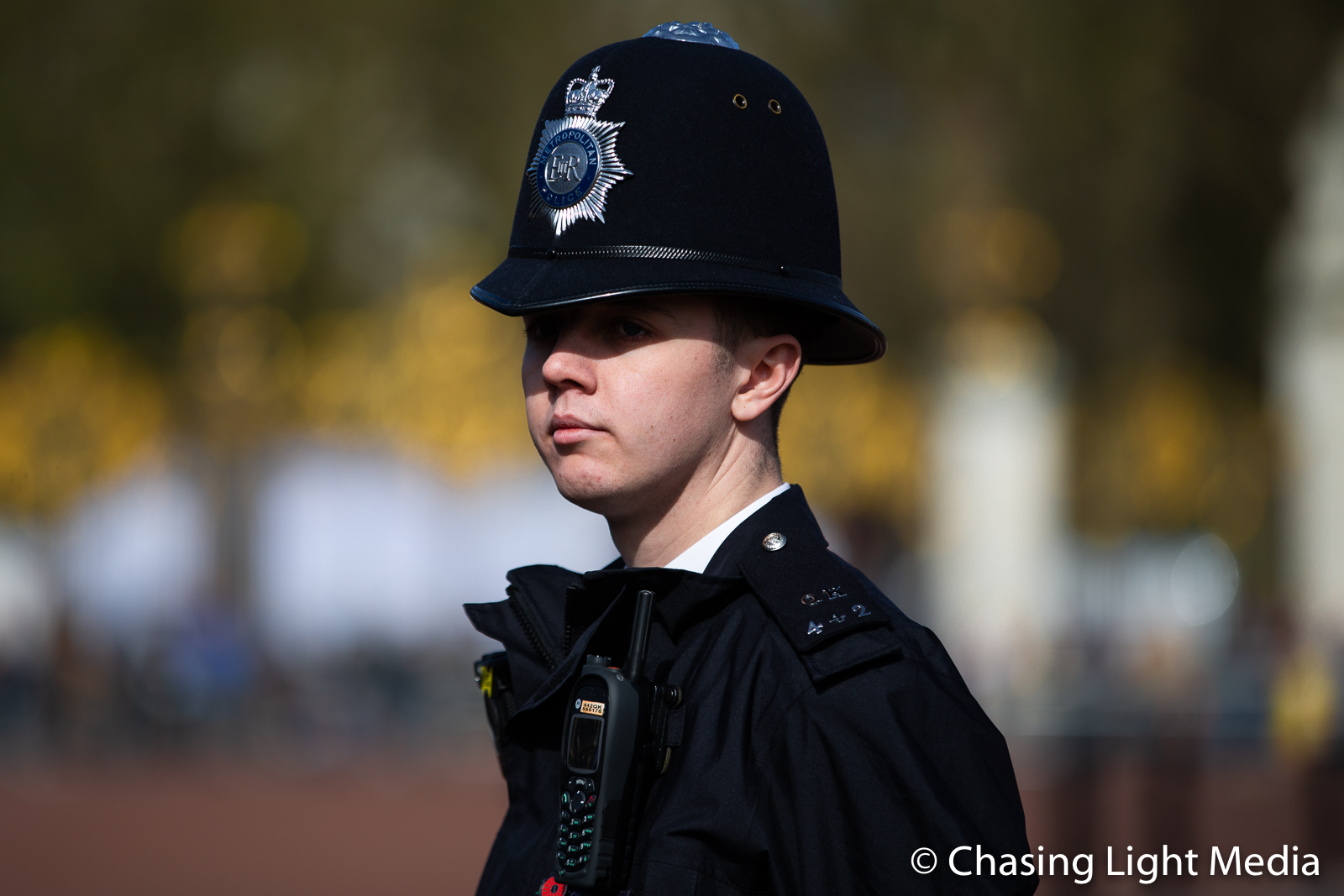 British Bobby near Buckingham Palace – cool adventures